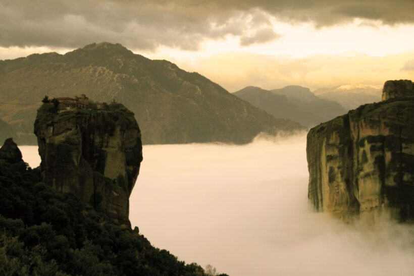 Kalabaka: Meteora Monasteries Minibus Tour with Photo Stops - The Slight Caveats