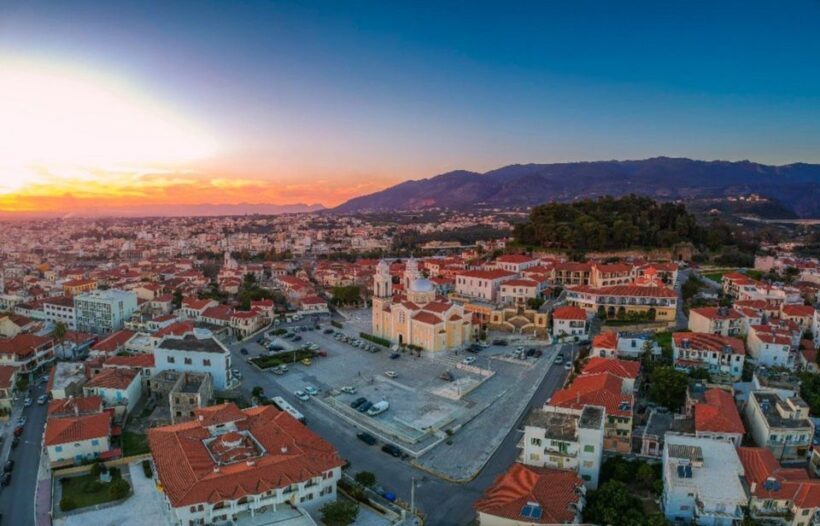 Kalamata: Private Highlights Walking Tour with Snacks - Key Points