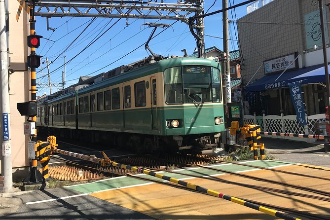 Kamakura Heritage Bike or Walk Tour With Ex-Rickshaw Guide - Exploring Kamakuras Rich Heritage