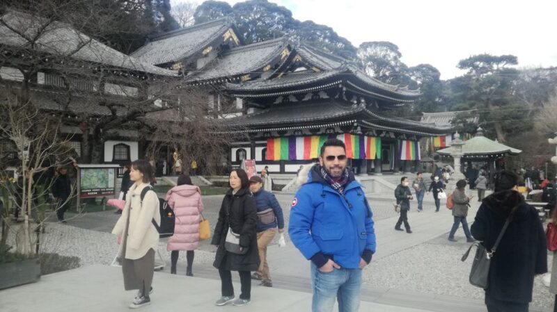Kamakura: Private Guided Walking Tour With Local Guide - Experiencing Local Spots