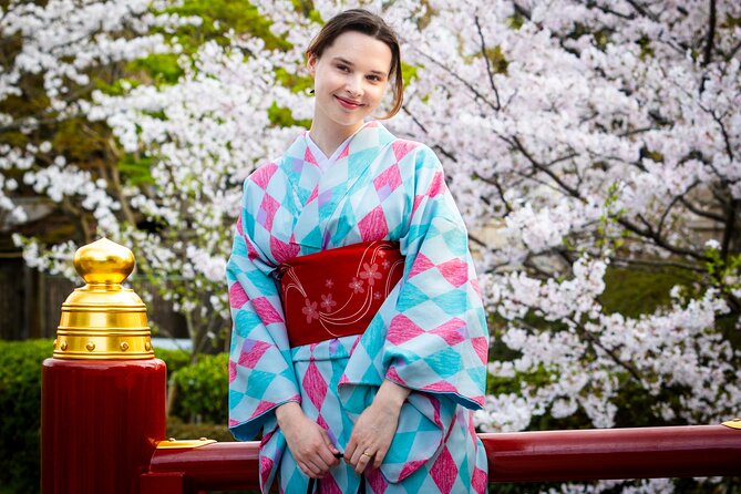 Kamakura Tour With Pro Photographer: Tsurugaoka Hachimangu Shrine - Meeting Point and Transportation
