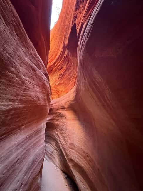 Kanab: Peekaboo Slot Canyon & Great Chamber Tour/Guided Hike - Who Should Consider This Tour?