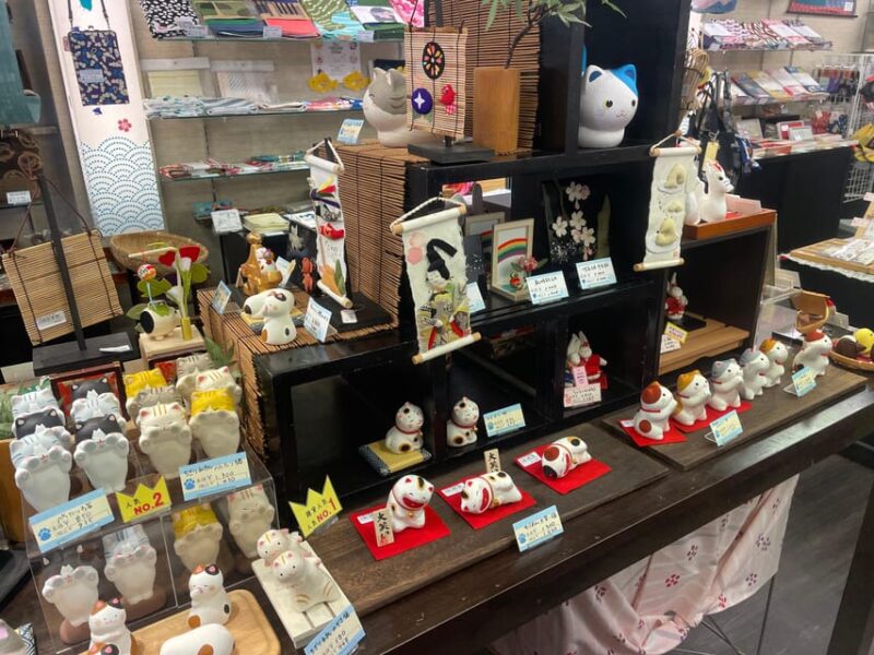 Kanagawa: Shopping & Temple Visit Tour in Enoshima Island - Exploring Enoshima Iwaya Caves