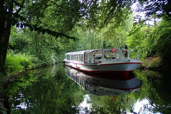 Kanalfahrt - Discover the different faces of the city! - Exploring Hamburg’s Hidden Waterway Treasures: A Detailed Look at the Kanalfahrt Tour