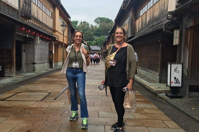 Kanazawa 6hr Private Tour With Government Licensed Guide - Guide Experience and Feedback