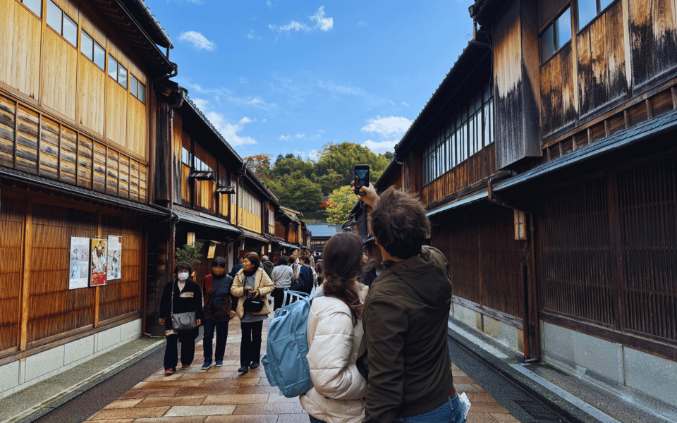 Kanazawa: Half-Day Private Tour - Garden, Castle, Geisha - Kenroku-en Garden