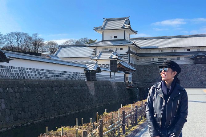 Kanazawa Half Day Private Tour: Local Highlights & Hidden Gems - Taking in Kanazawas Vibrant Markets and Cuisine