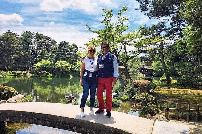 Kanazawa Highlights Tour Including Kenrokuen Garden - Strolling Through the Breathtaking Kenrokuen Garden