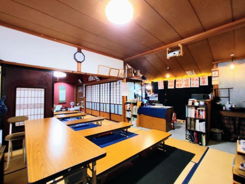 Kanazawa "Near Ninja Temple" : Japanese Calligraphy Class - An Introduction to the Calligraphy Experience