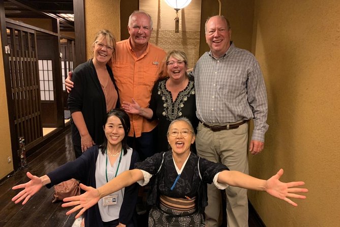 Kanazawa Night Tour With Local Meal and Drinks - Meeting Point and Accessibility