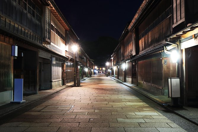 Kanazawa Private Night Photoshoot by Professional Photographer - Booking Information and Pricing