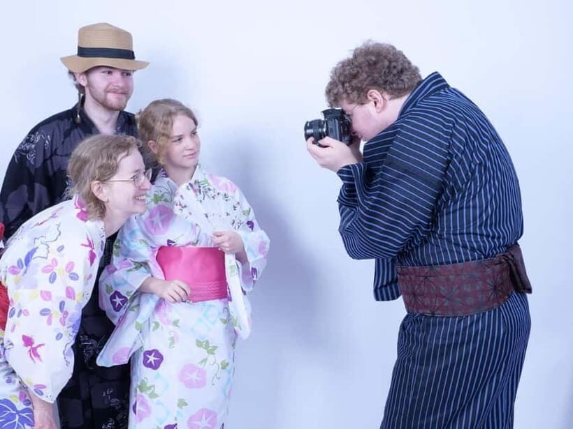 Kanazawa: Selfie Photo Experience with Rental Kimono - Color - Detailed Breakdown of the Experience