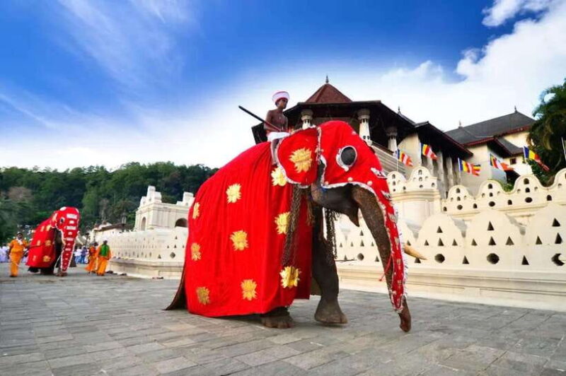 Kandy: 2-Day Tour Kandy ,Ambuluwawa Tower with Accommodation - Key Points