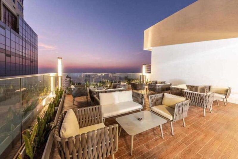 Kandy: 2-Day Tour Kandy ,Ambuluwawa Tower with Accommodation - FAQ