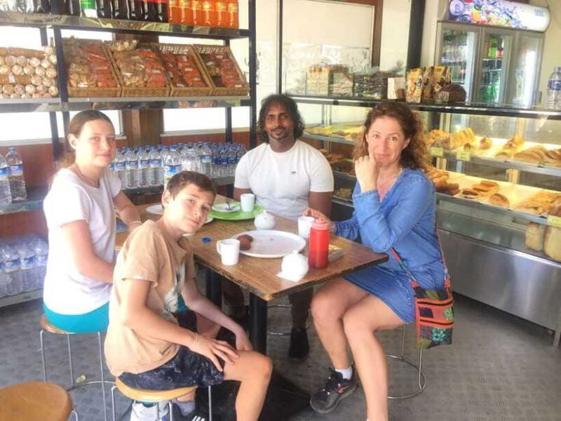 Kandy: All-day Ambuluwawa and Kandy City Tour by Tuk-Tuk - FAQ