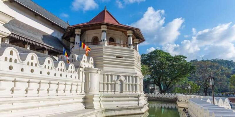 Kandy and Pinnawala: Private Day Trip from Colombo Harbor - Key Points