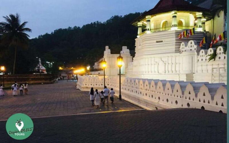 Kandy: City Explore with Local guide By Mini Van - Key Points