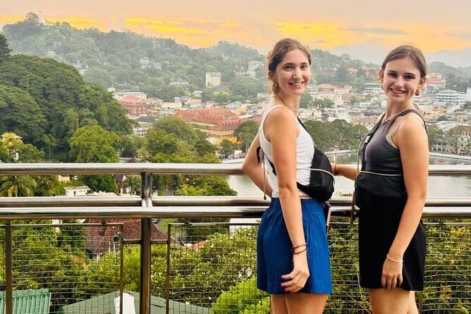 Kandy City Tour with Ambuluwawa by Tuk Tuk - References