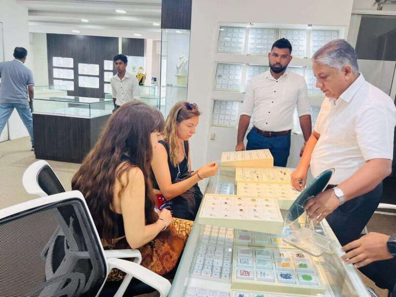 Kandy: Gem Museum Visit & Buying gallery reliable partner - Transportation and Group Size