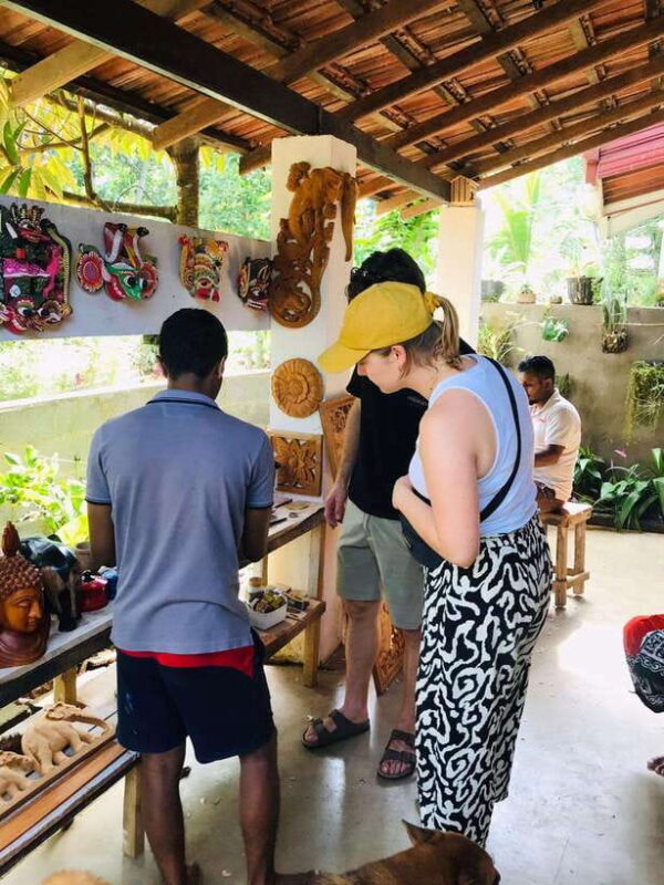 Kandy : Guided City Tour By Tuk Tuk - FAQ