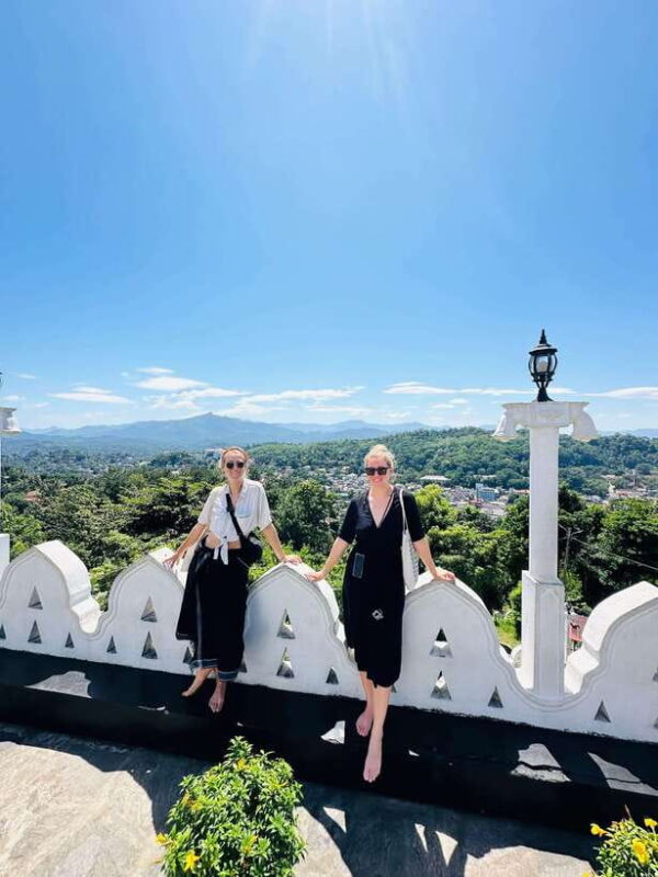 Kandy: Private Guided City Tour with Local Guide by Tuk Tuk - FAQ