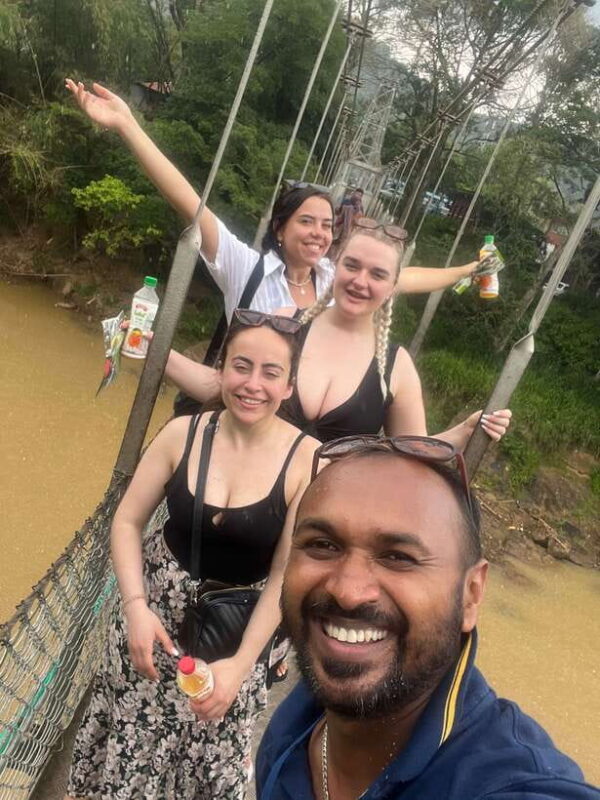 Kandy: Private Guided Tour of the City by Tuk-Tuk - Visiting the Sacred Temple of the Tooth