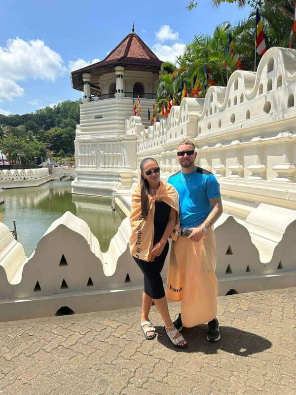 Kandy: Private Guided Tour of the City by Tuk-Tuk - Climbing to the Bahirawakanda Temple and the Big Buddha