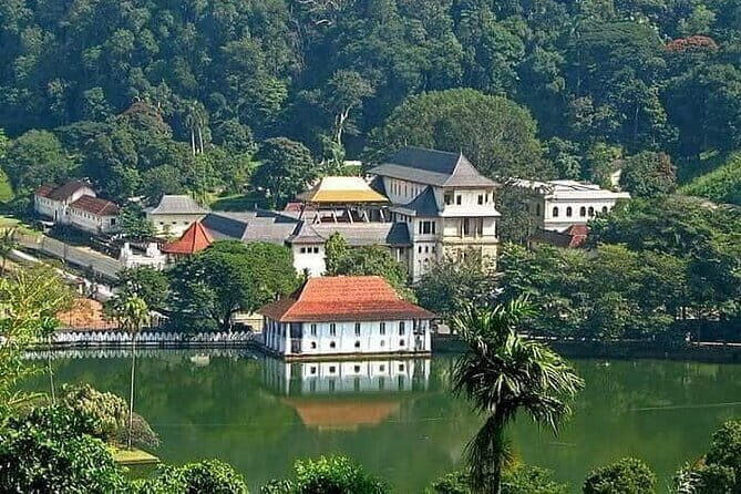 Kandy Private Transport with Sightseeing from Colombo - Introduction