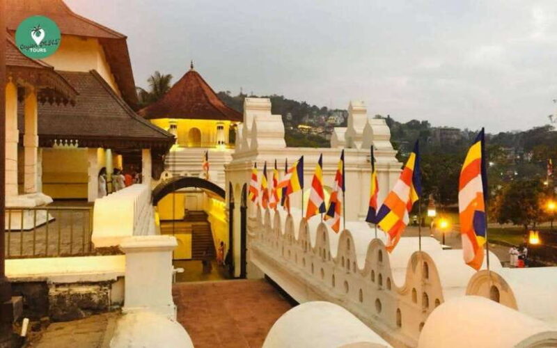 Kandy: Sightseeing WalkingTour Arround Kandy with LocalGuide - Additional Costs and Considerations