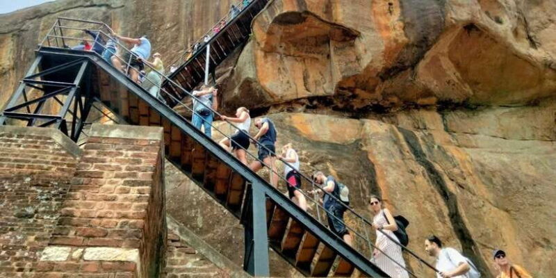 Kandy: Sigiriya Dambulla & Minneriya Park Safari day tour - FAQ