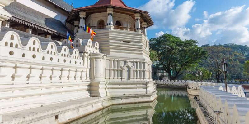 Kandy: Temples, Gardens & Cultural Show City Highlights Tour - Key Points