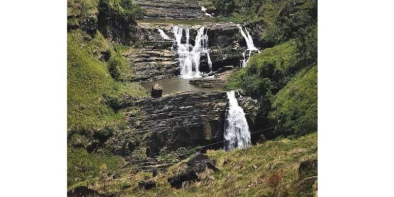 Kandy to Nuwaraeliya Day Or Drop Tour By Local Tuk Tuk - First Stops: Panoramic Views and Natural Beauty