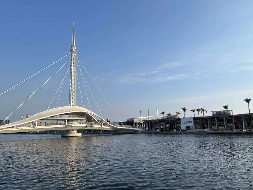 Kaohsiung: Private City Tour with Fo Guang Shan Museum - The Sum Up