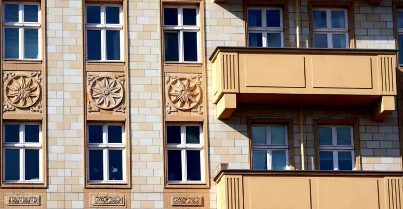 Karl-Marx-Allee Walking Tour: Berlins Socialist History - An In-Depth Look at the Karl-Marx-Allee Walking Tour