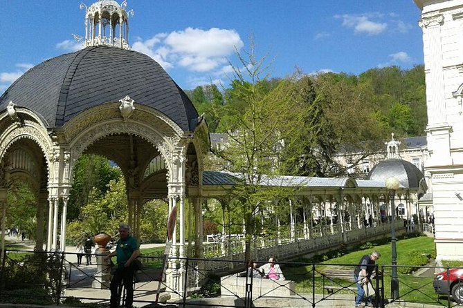 Karlovy Vary day trip from Prague with lunch - FAQ