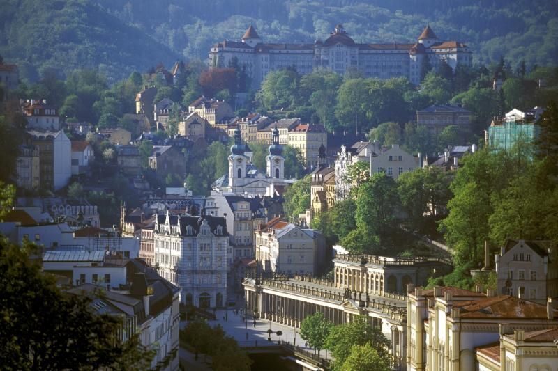 Karlovy Vary & Marianske Lazne Tour from Prague with Lunch - The Sum Up