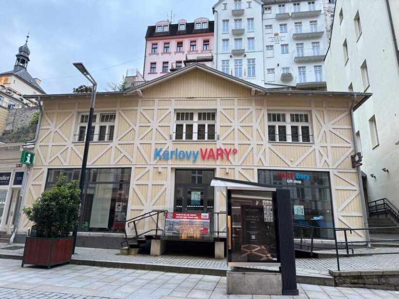 Karlovy Vary: Tourist Cinema Experience - A Well-Balanced Tour Experience