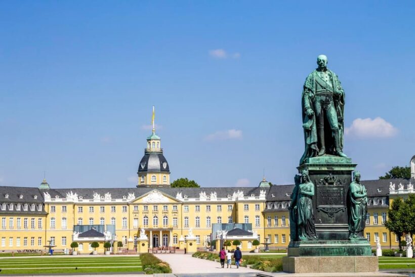 Karlsruhe: Express Walk with a Local in 90 minutes - Key Points