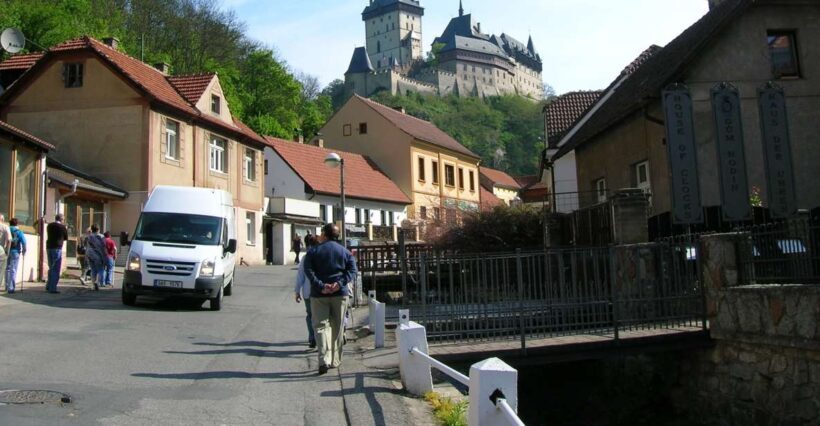 Karlstejn Castle & Crystal Manufactory - Private Tour - Discovering Czech Heritage: A Private Tour of Karlstejn Castle & Crystal Manufactory