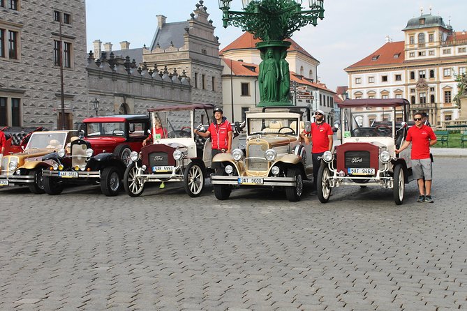 Karlstejn Castle in Vintage Convertible Car - Customizing the Tour
