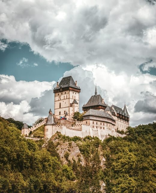 Karlstejn Castle: the most popular castle in Bohemia - Authenticity and Experience