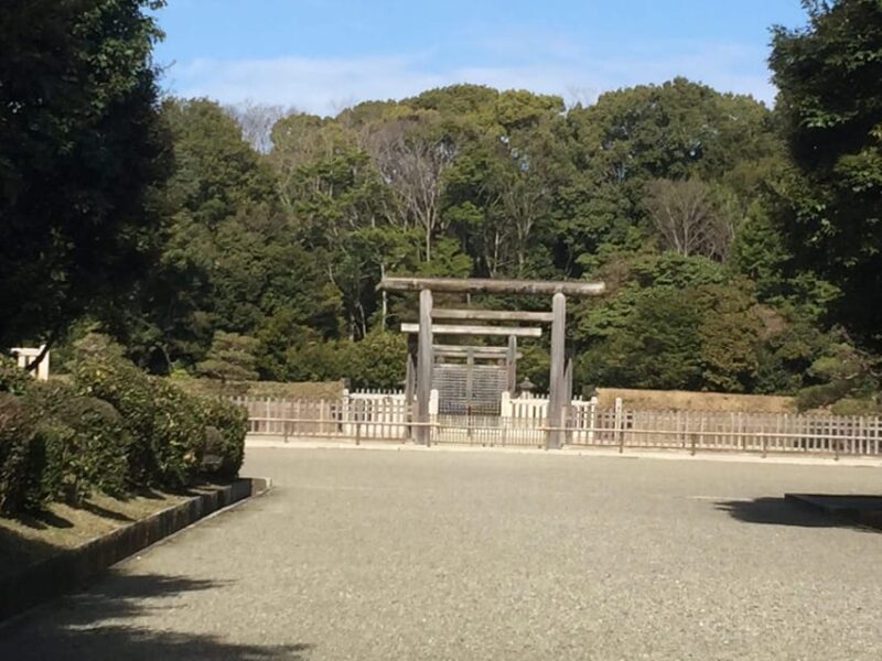 Kashihara: Private Guided Tour of the First Capital of Japan - Visiting the Mausoleum of Emperor Jimmu