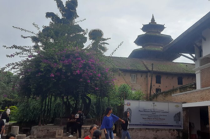 Kathmandu Valley Day Tour: 2 or 4 UNESCO Heritage Sites Option - FAQ