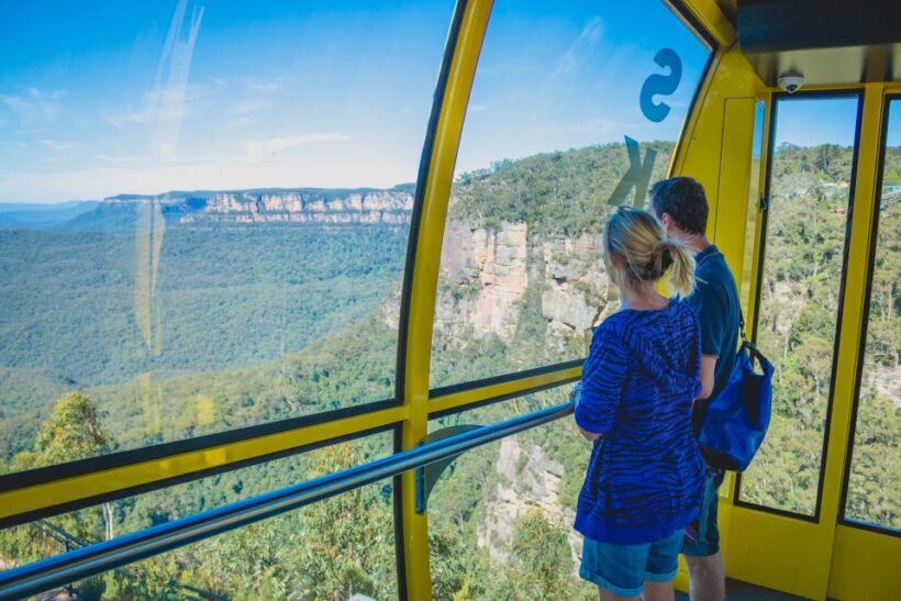 Katoomba: Lyrebird Hop-On Hop-Off and Scenic World Pass - Who Should Consider This Tour?