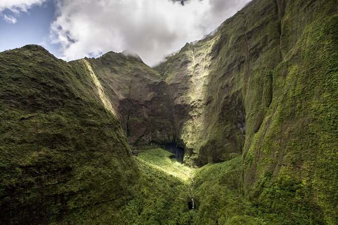 Kauai Deluxe Waterfall Safari: Helicopter Tour - Who Will Love This Tour?