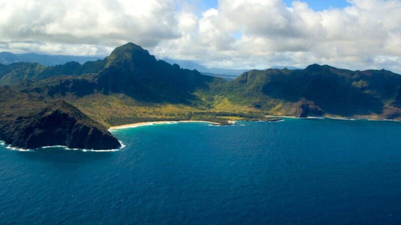 Kauai: Entire Kauai Air Tour with Window Seats - Who Should Consider This Tour?