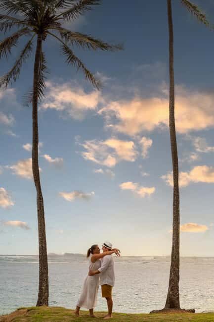 Kauai: Professional Photographer Couples and Families - The Value of High-Resolution Photos