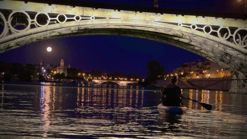 Kayak full moon: Historical part, Triana & La Cartuja - Introduction: Sunsets are Nice, but Moonlight Paddling is Magical