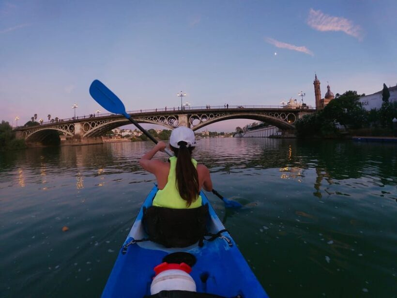 Kayak full moon: Historical part, Triana & La Cartuja - What You Can Expect on the Tour