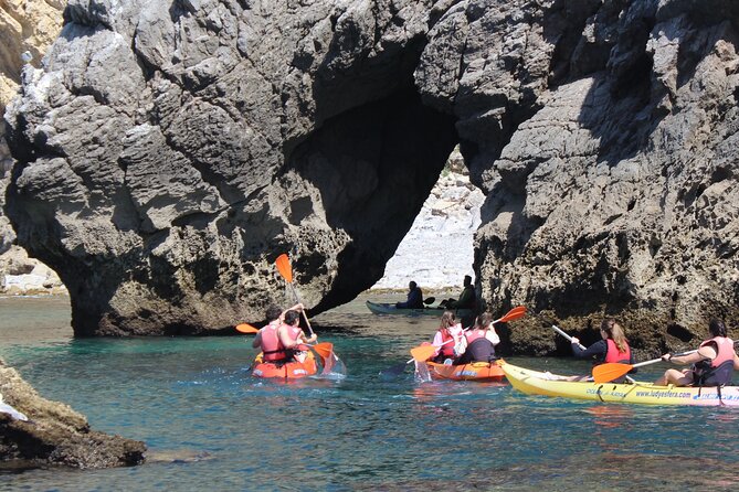 Kayak Tour From Sesimbra to Ribeira Do Cavalo Beach, Passing Through the Caves - Meeting Point and Pickup Details